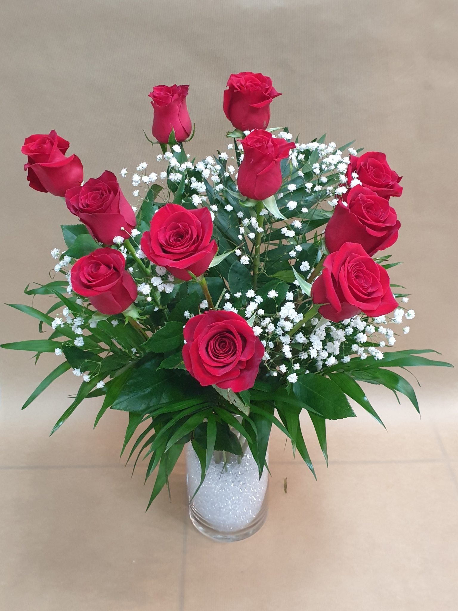 La Riviera - Fleuriste à Castres - Bouquet 11 roses rouges et gypsophile